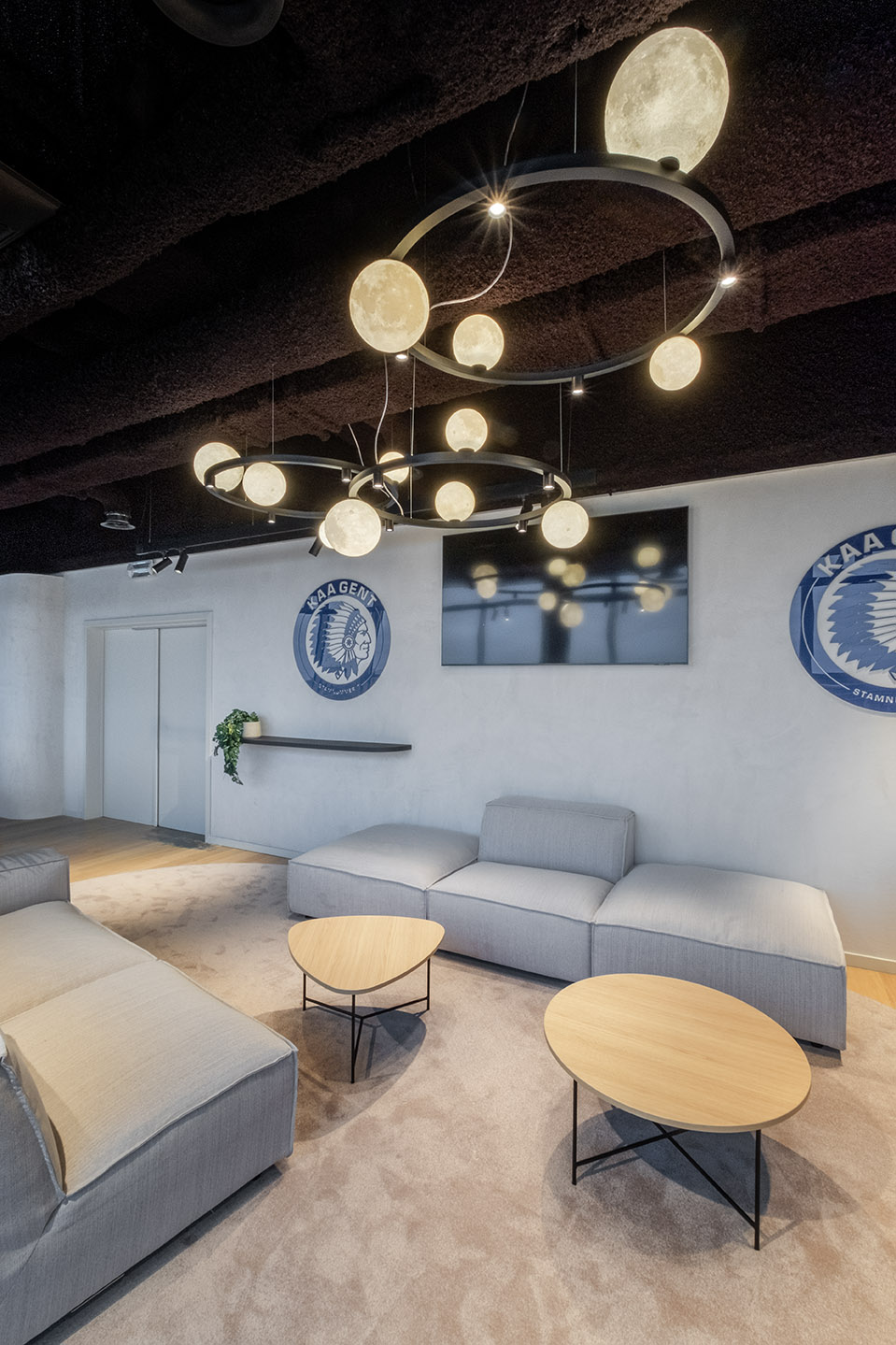 Dark for Boardroom KAA Gent